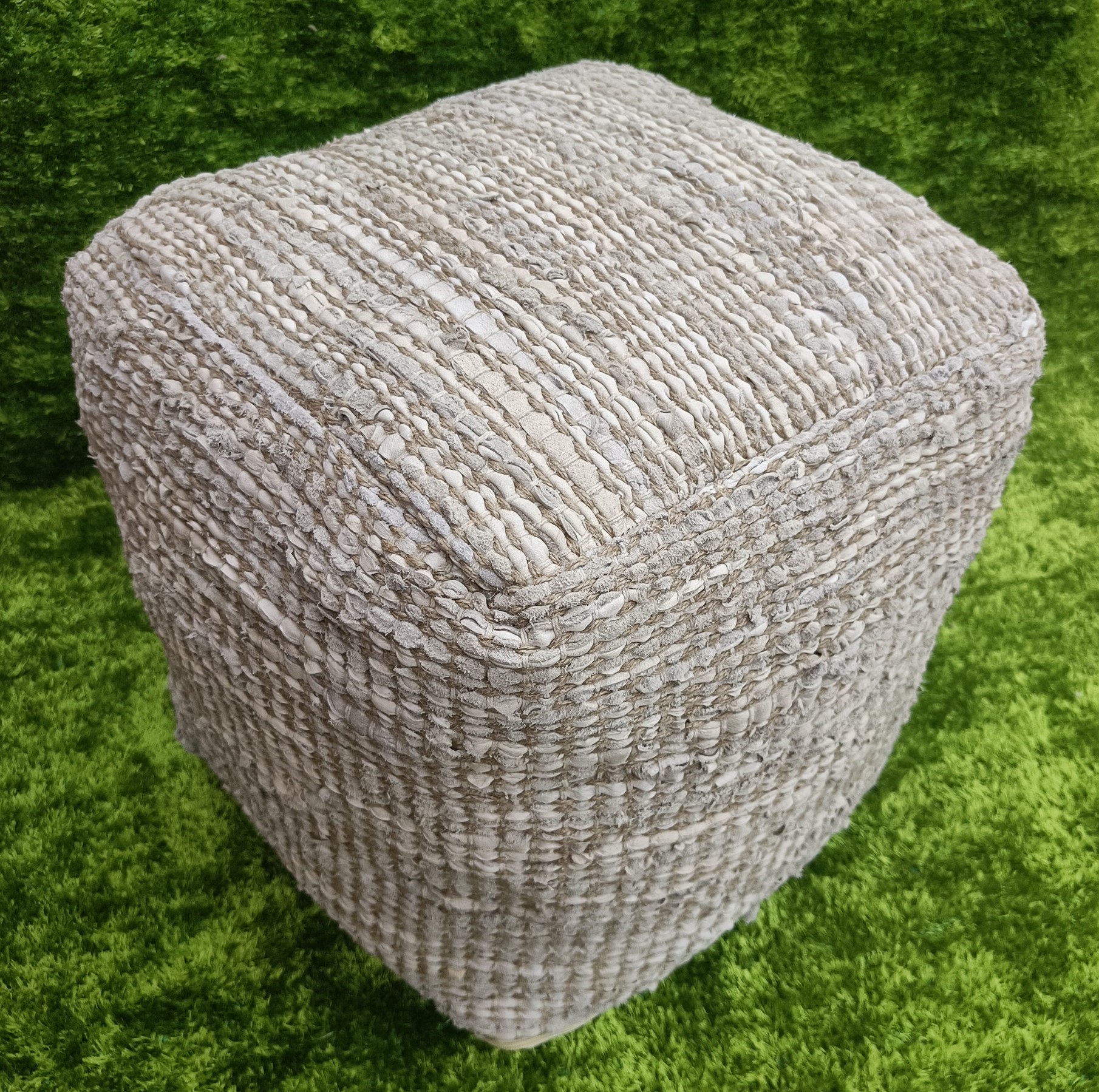 SGE-PL-450 – THE RICH RUG